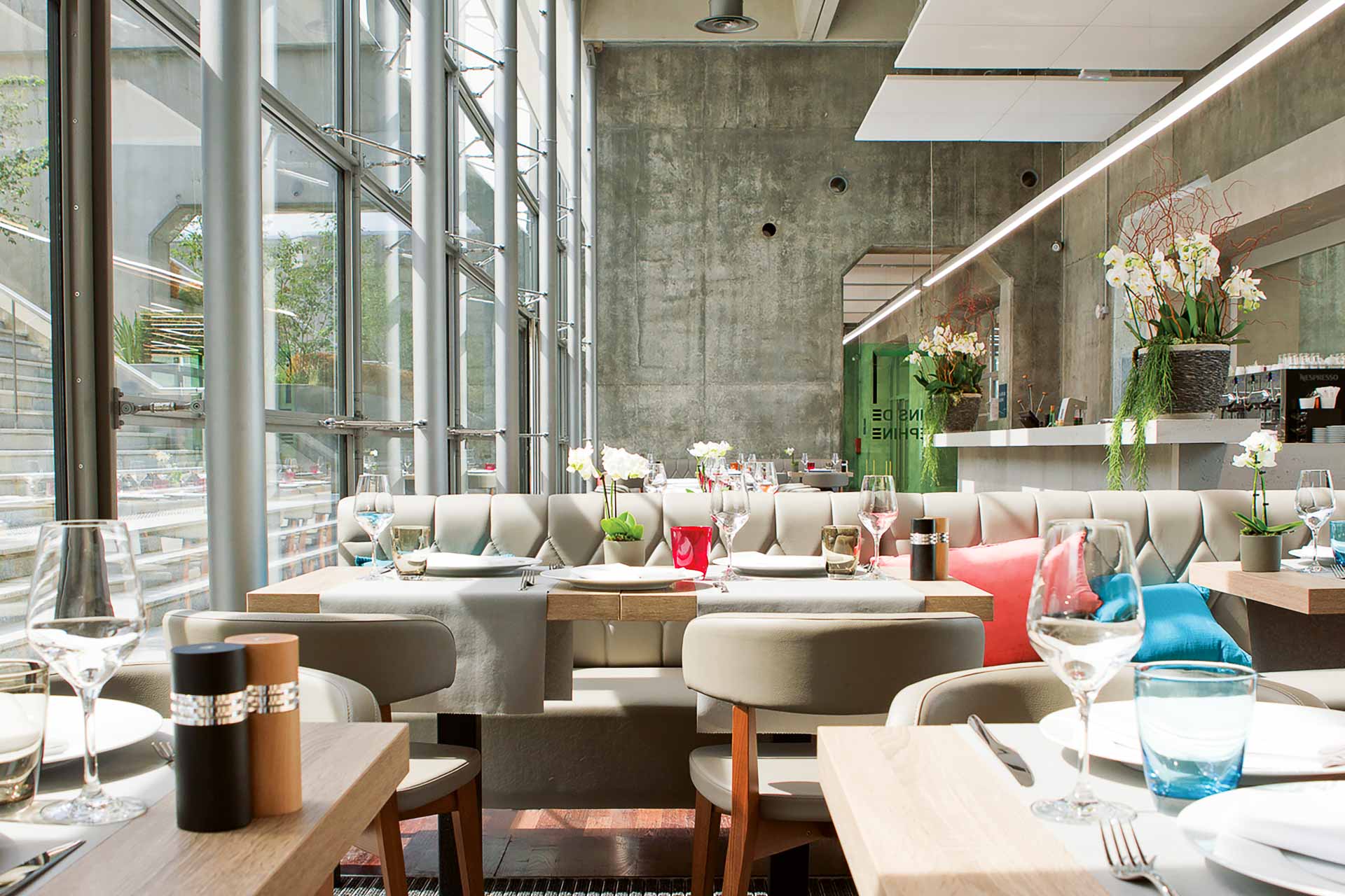 La City, restaurant sur le toit de la Grande Arche de la Défense à Paris