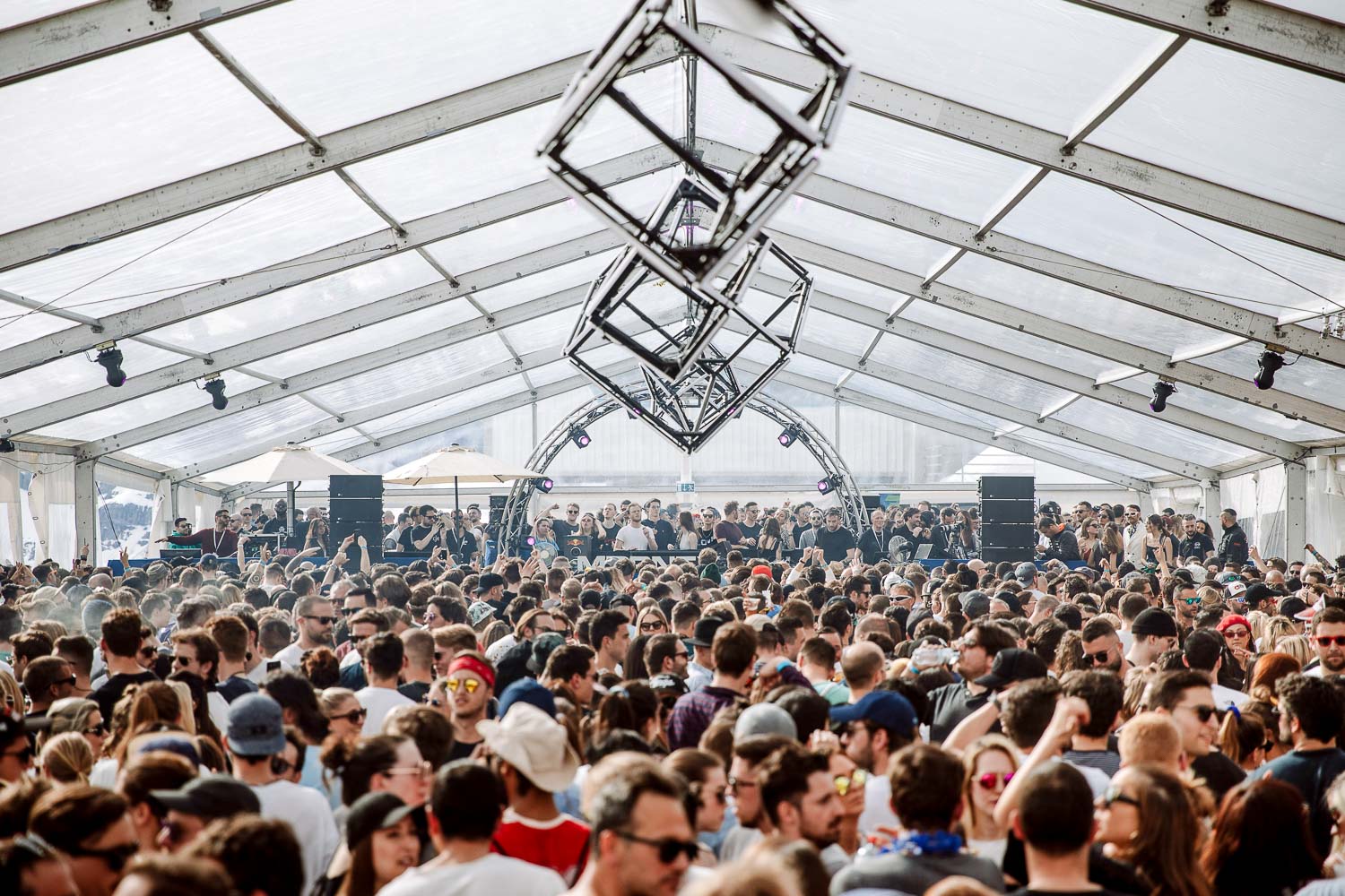 Crans-Montana : pourquoi Caprices est le meilleur festival techno du ...
