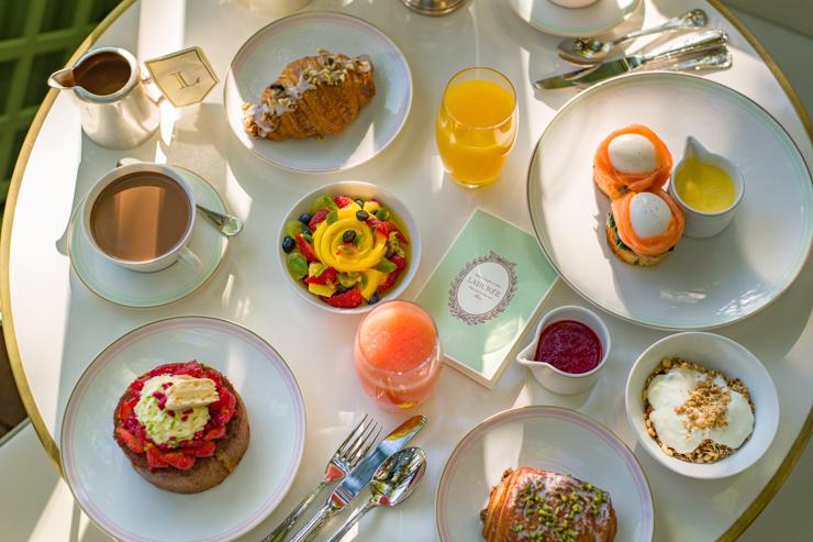 Ladurée, le brunch parisien feutré