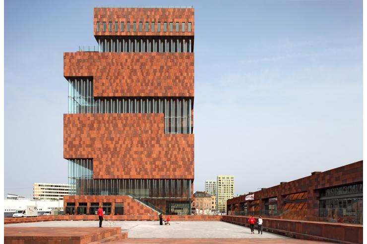 Visiter l'iconique MAS... et se régaler dans les restaurants d’Eilandje ...